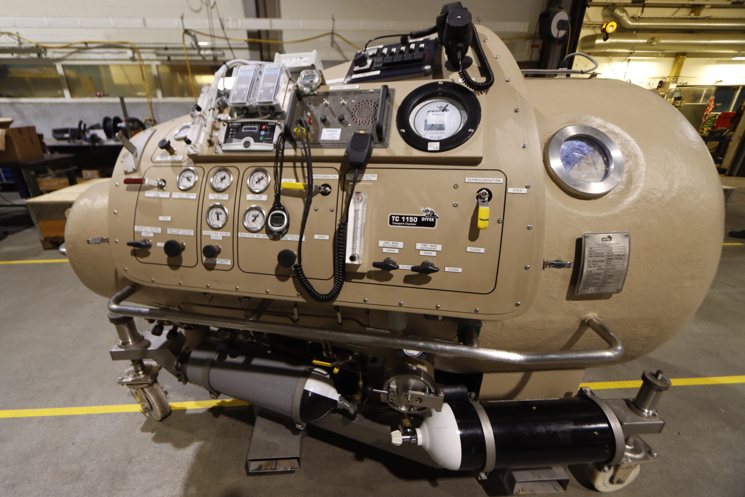 Air Dive Chamber, Deck Decompression Chamber - Imenco Mechanical